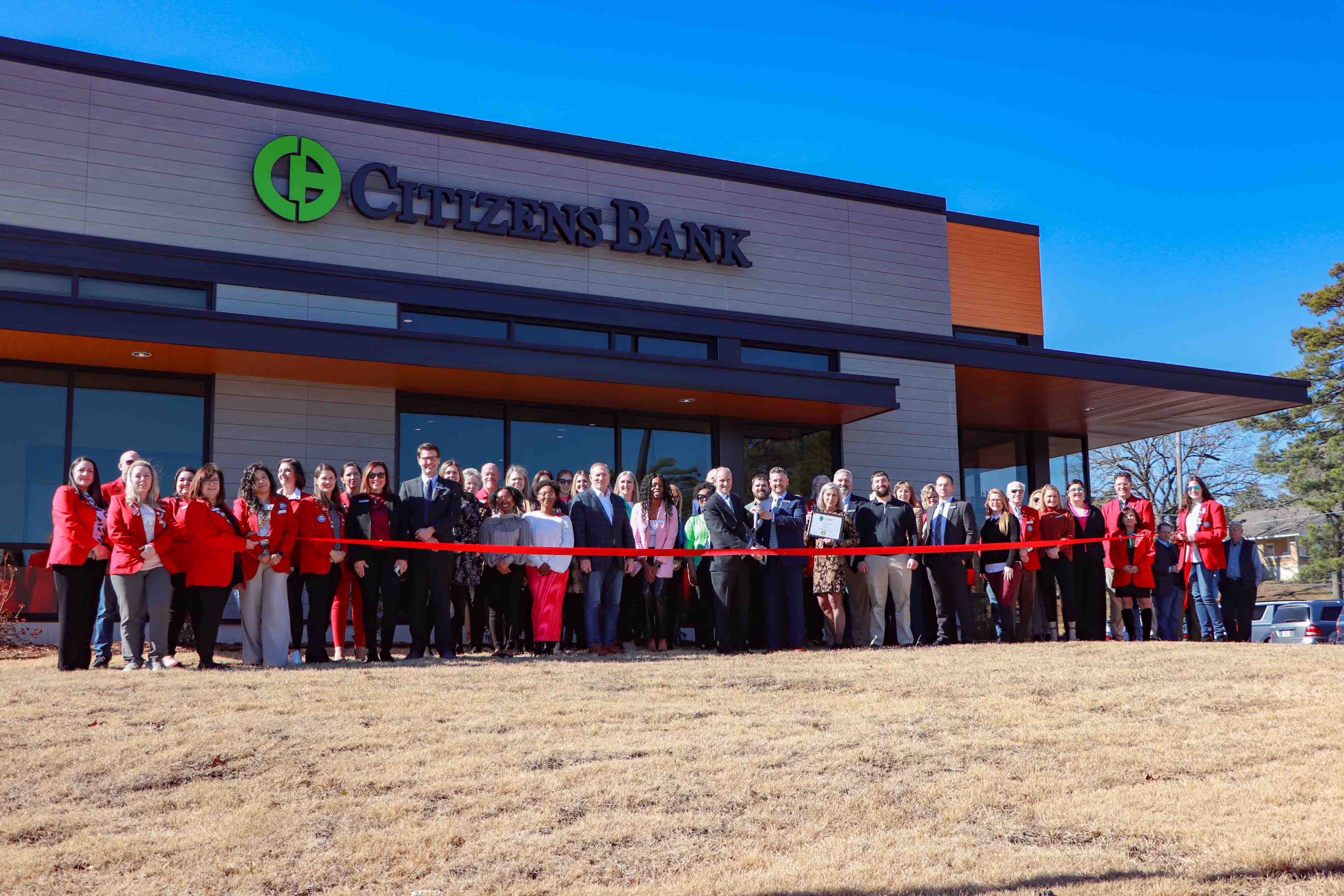 Citizen Bank opens new location in Hot Springs with ribbon-cutting event